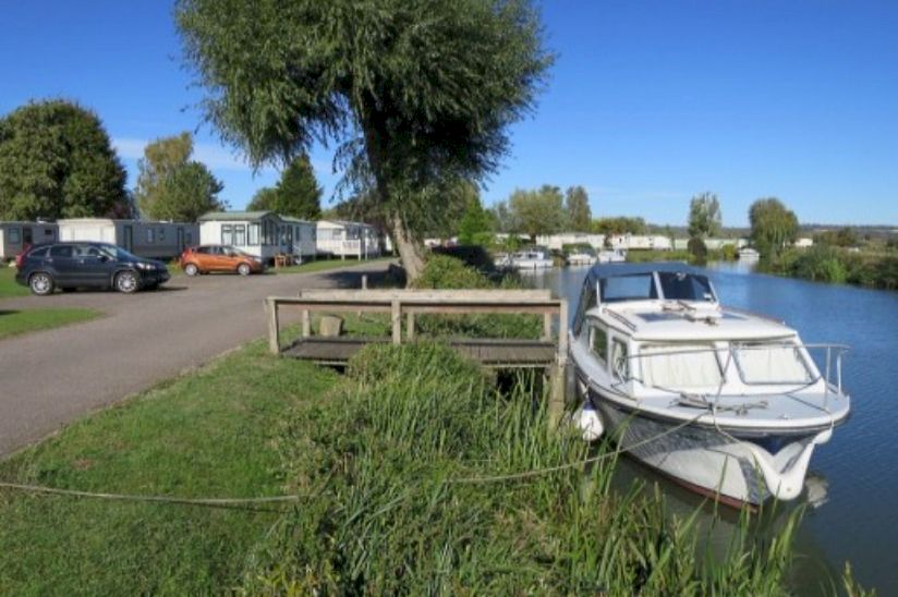 Bablock Hythe Caravan Park- Static Caravans For Sale Oxfordshire
