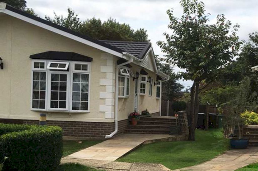 Bushey Hall Park - Sell My Group